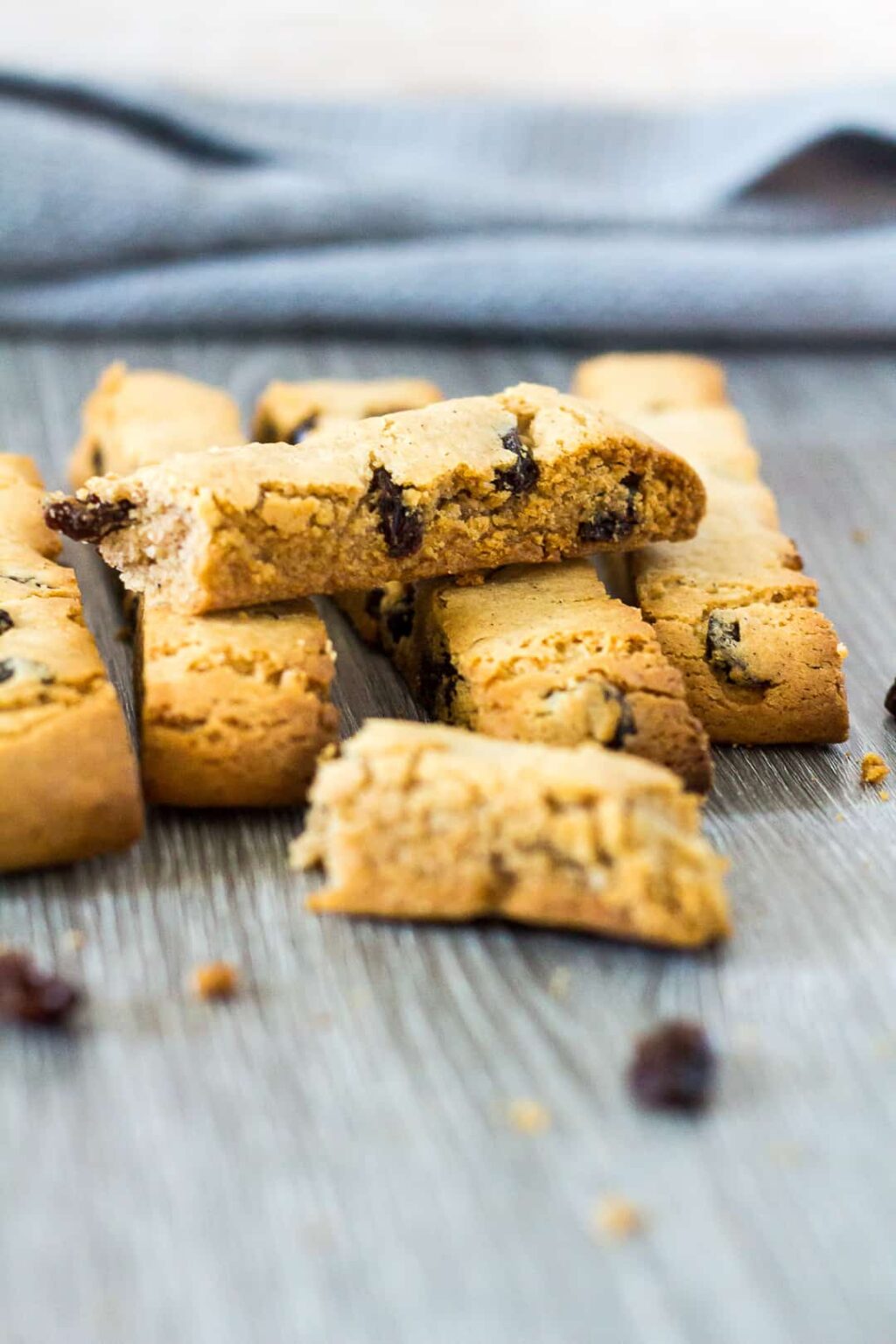 Cinnamon Raisin Biscotti - Simply Bake